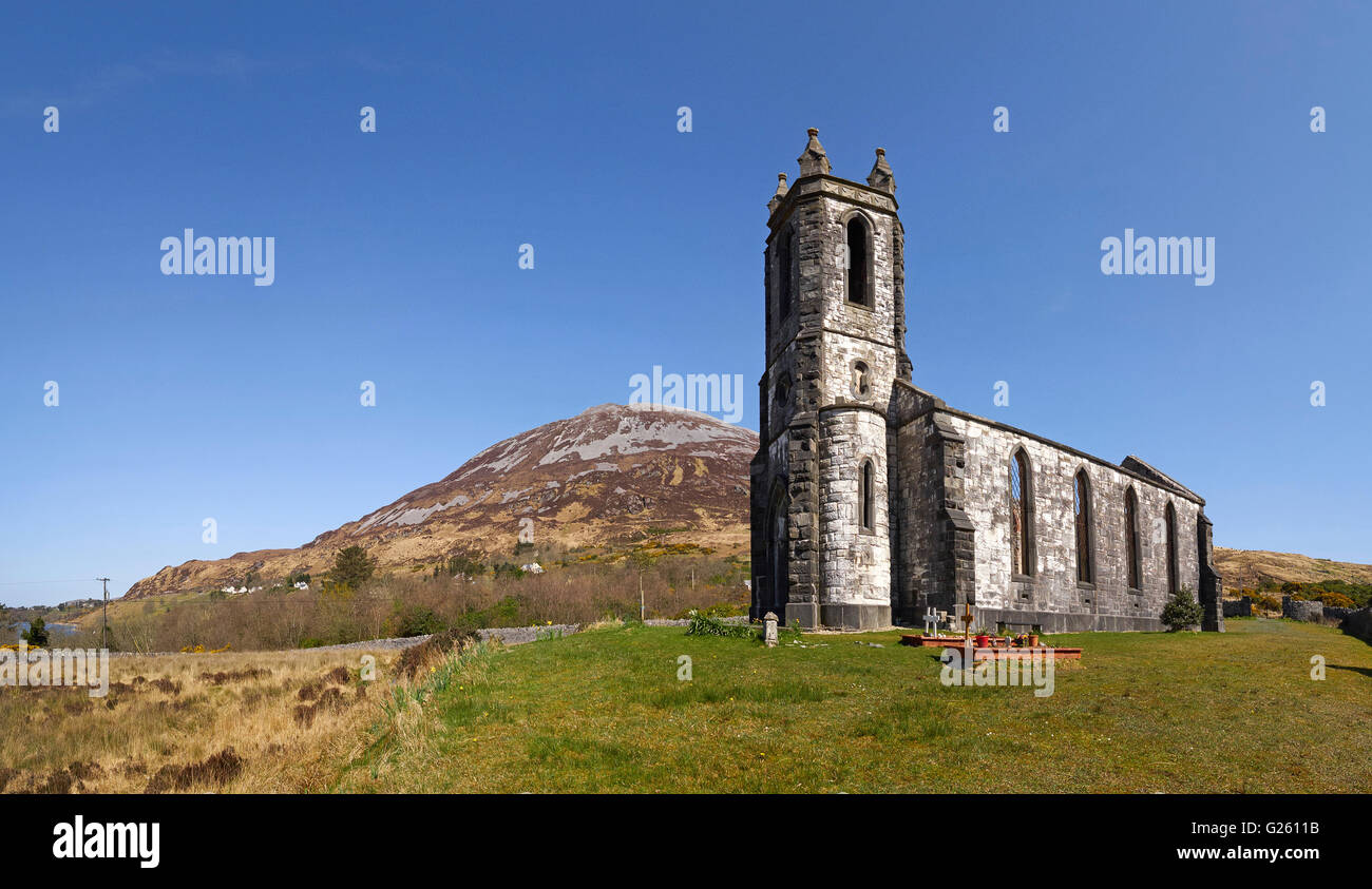 Dunlewy church ruin and Mount Errigal in the Derryveagh mountain range ...