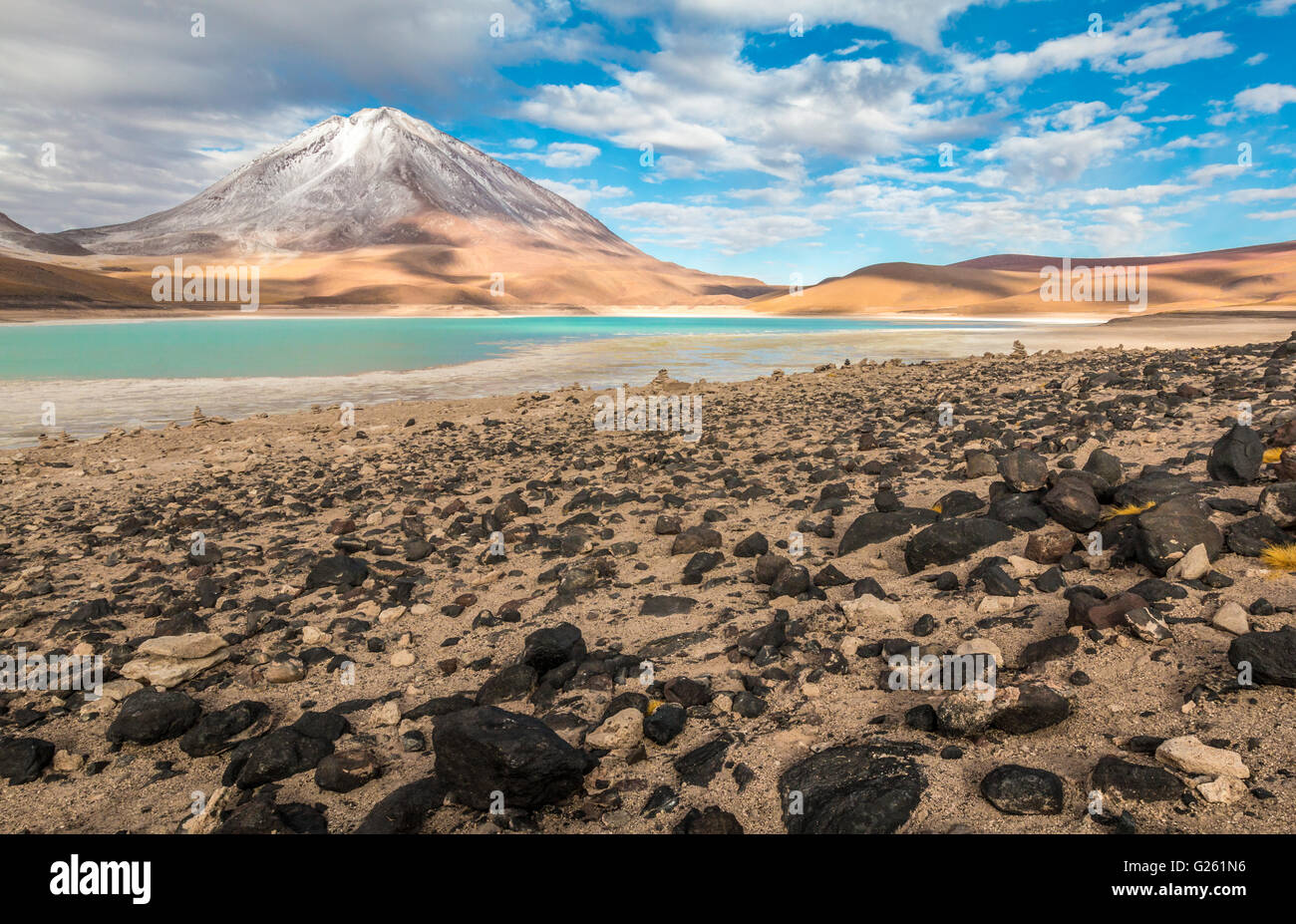 Lago verde hi-res stock photography and images - Alamy