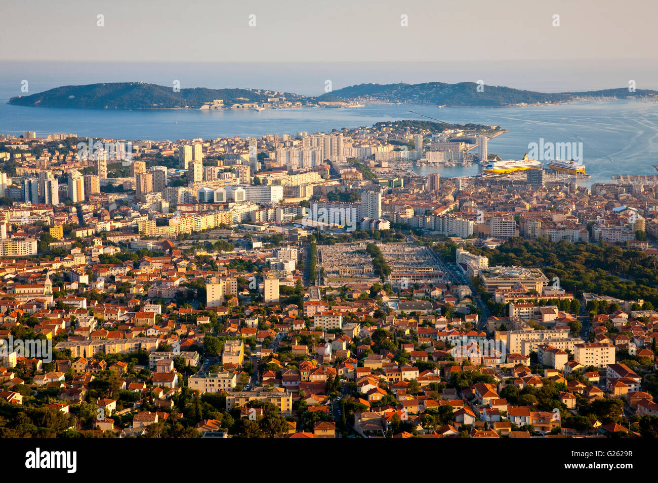 Toulon hi-res stock photography and images - Alamy
