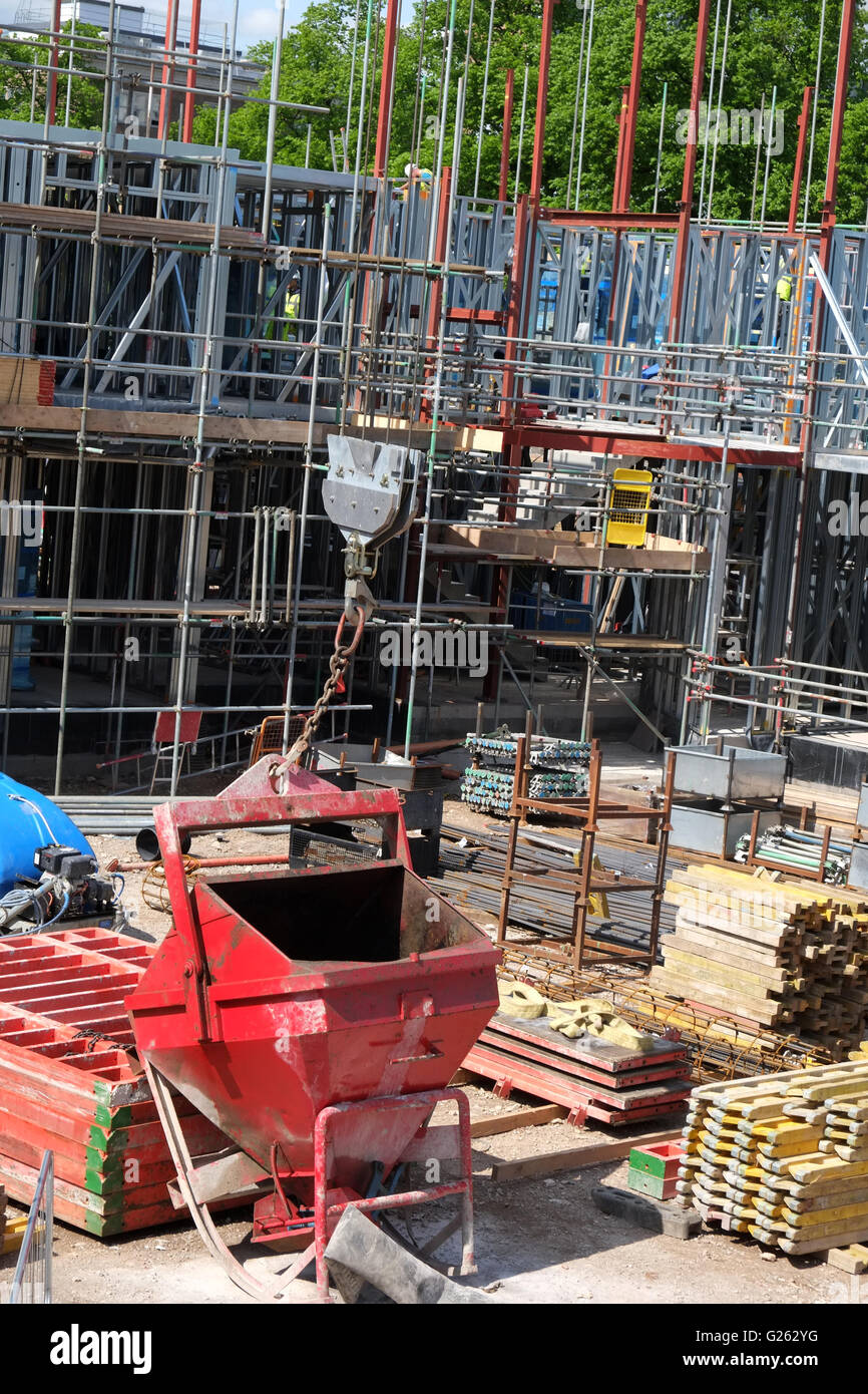 Concrete Skip High Resolution Stock Photography and Images - Alamy