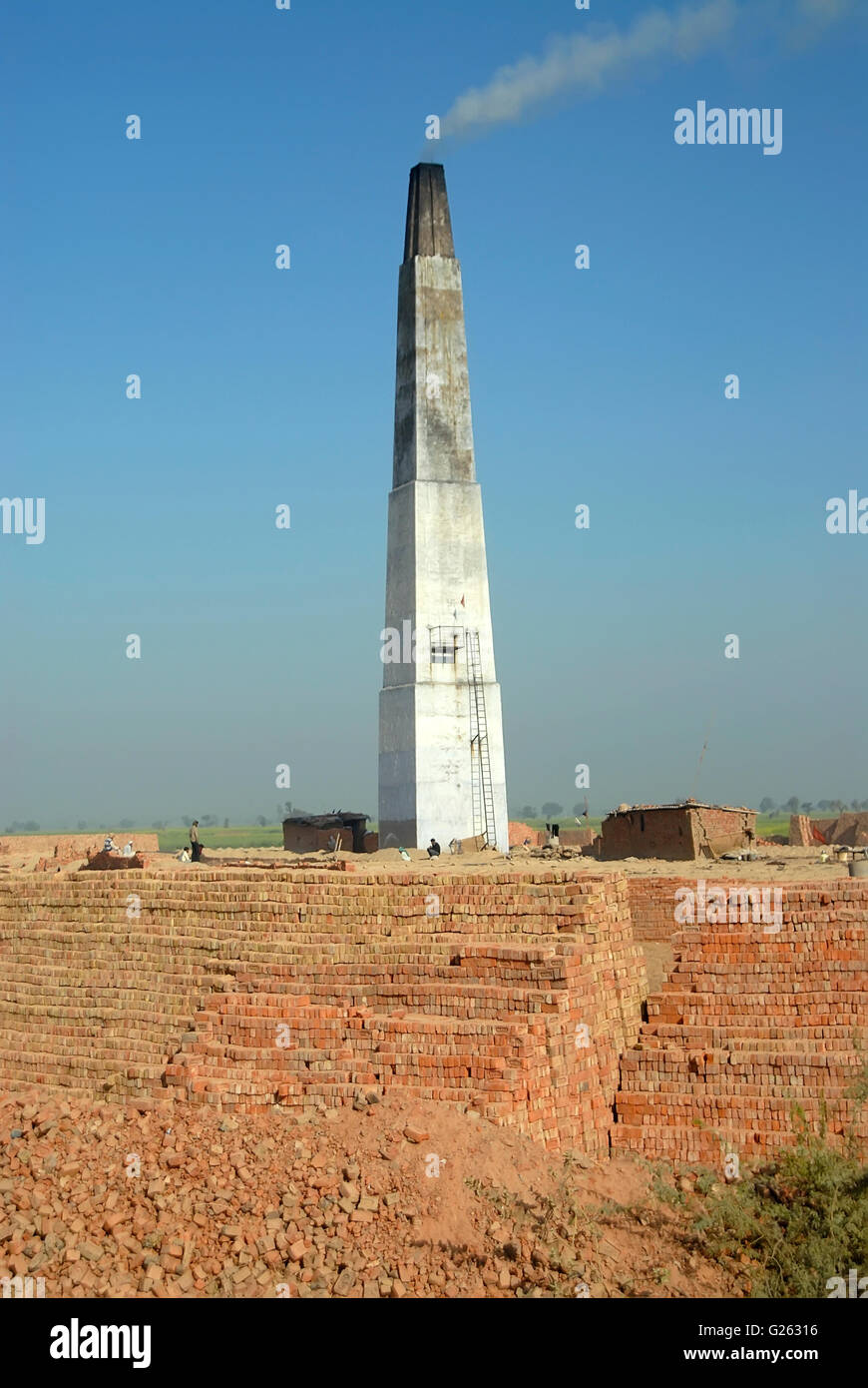 India brick factory hi-res stock photography and images - Alamy