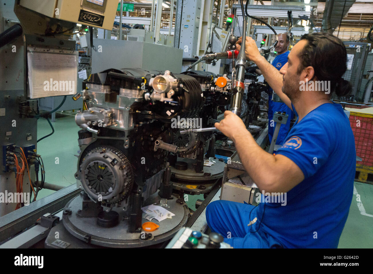 Tehran, Iran. 14th May, 2016. Engines are assembled at the production ...