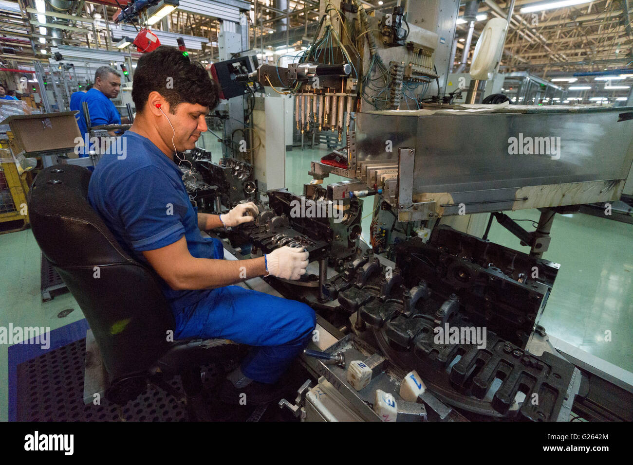 Tehran, Iran. 14th May, 2016. Engines are assembled at the production ...