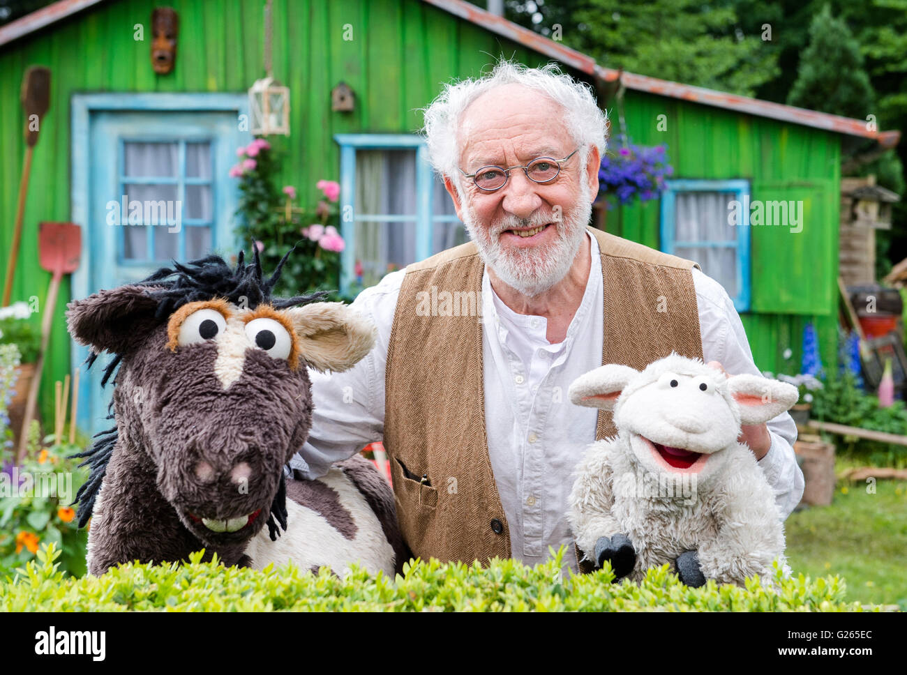 Sesame street characters hi-res stock photography and images - Alamy