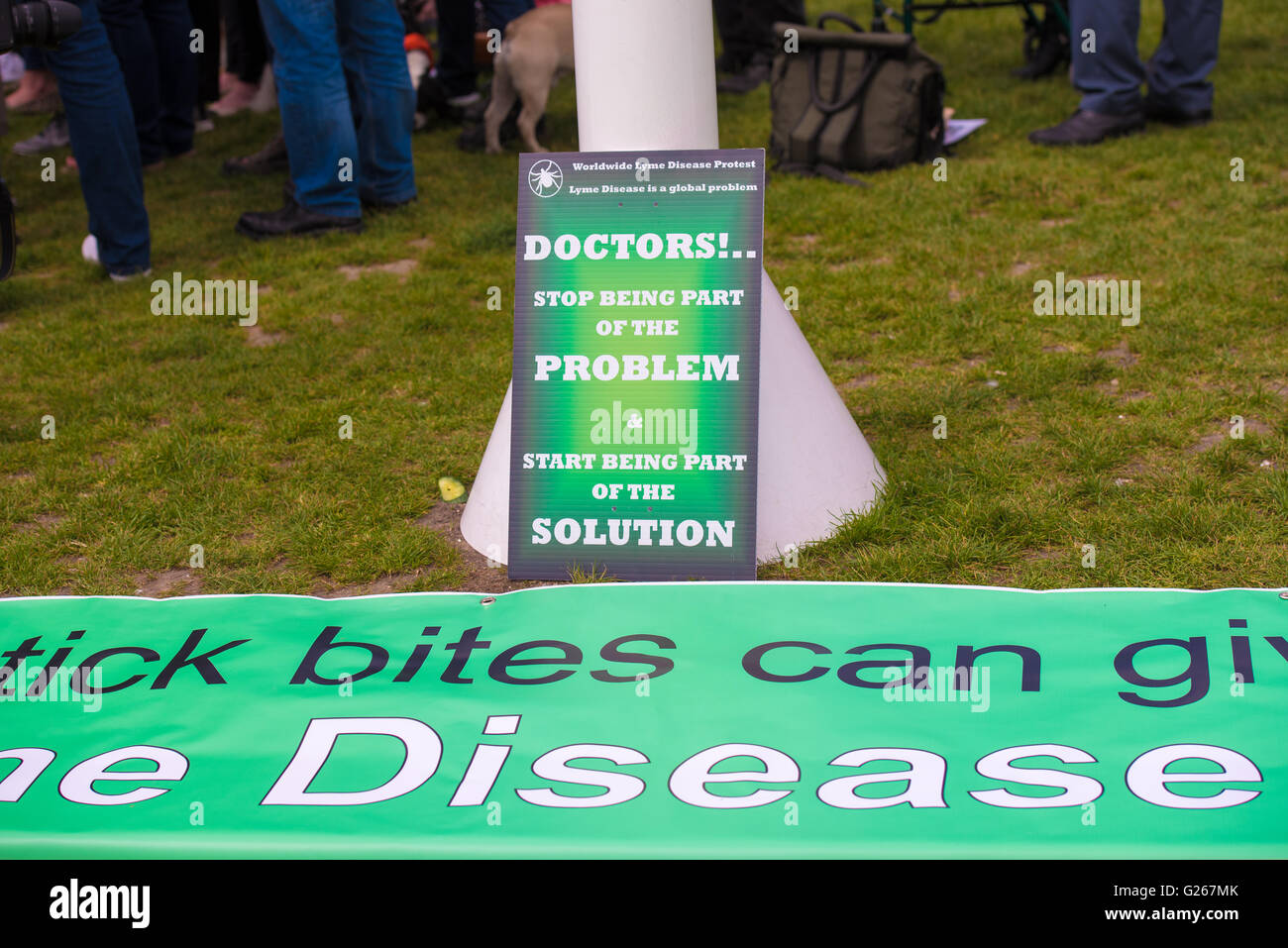 London, 24th May, 2016. banners outside the House of Commons drawing ...
