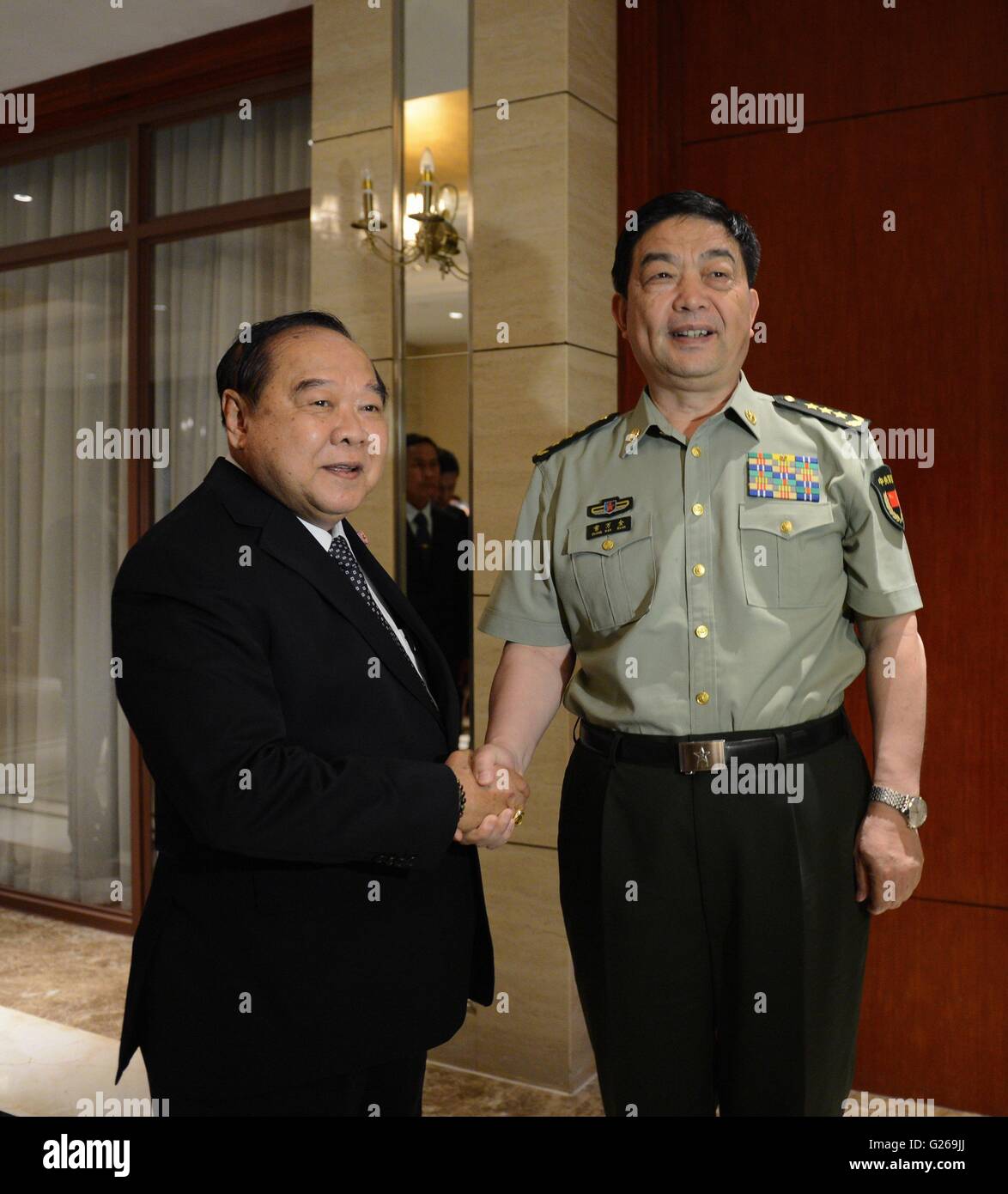 Vientiane. 24th May, 2016. Chinese Defense Minister Chang Wanquan (R ...