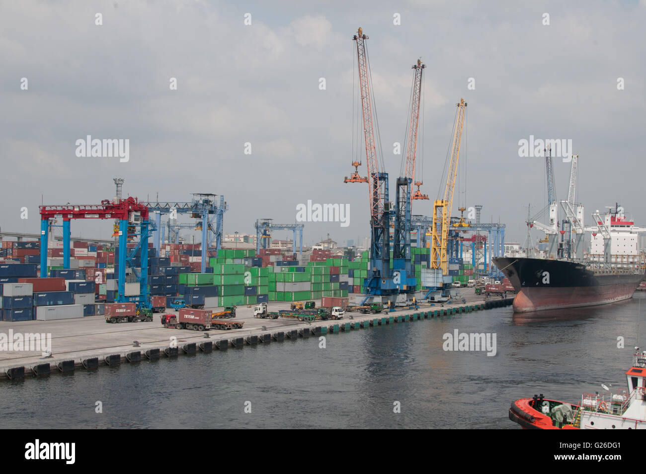Tanjung priok harbour hi-res stock photography and images - Alamy