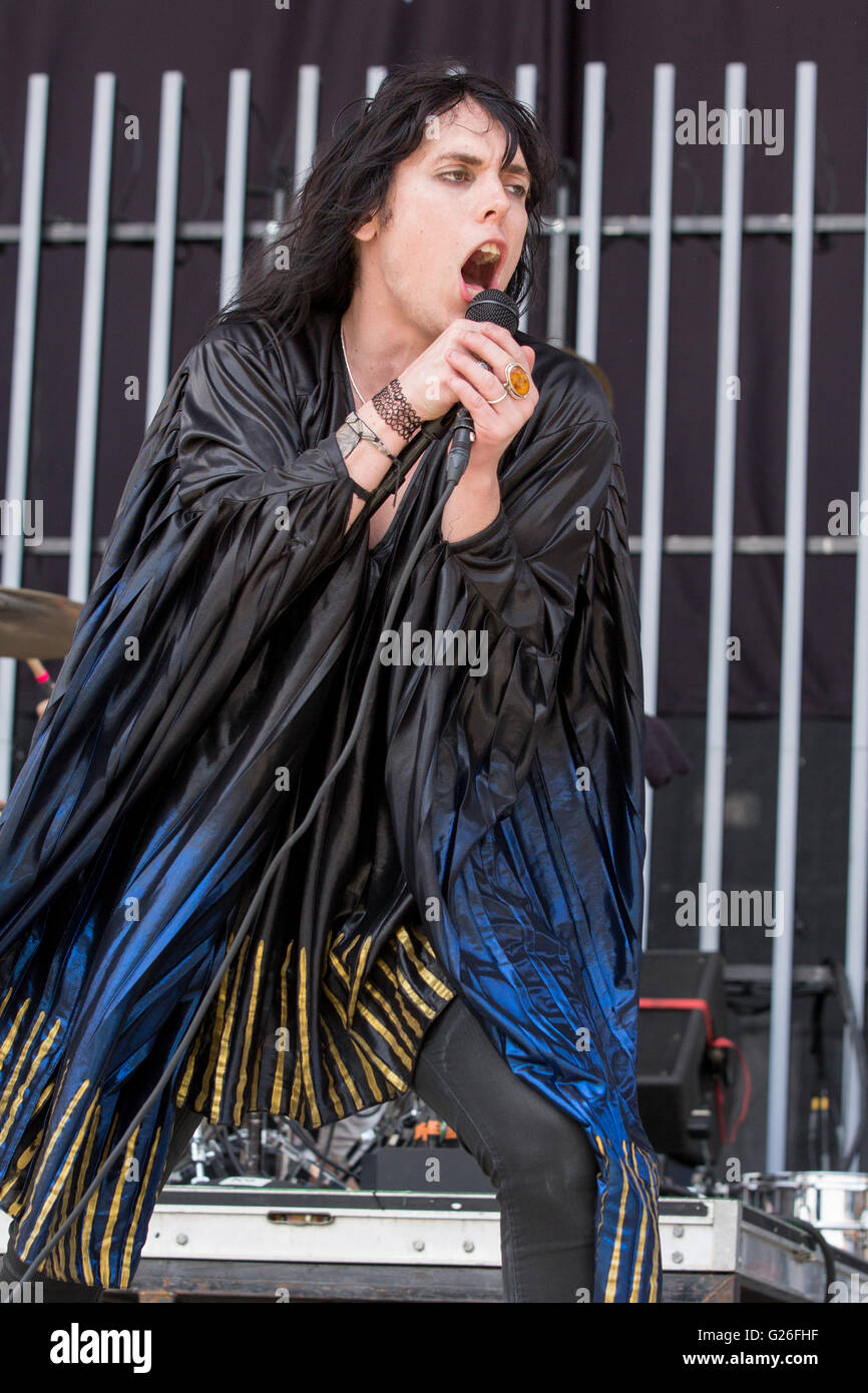 Columbus, Ohio, USA. 22nd May, 2016. Singer LUKE SPILLER of The Struts ...