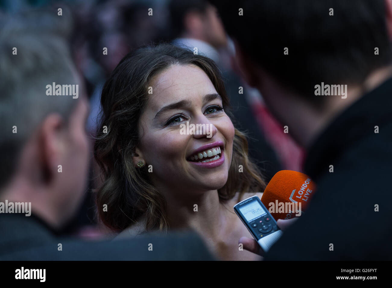 Emilia clarke headshot hi-res stock photography and images - Alamy