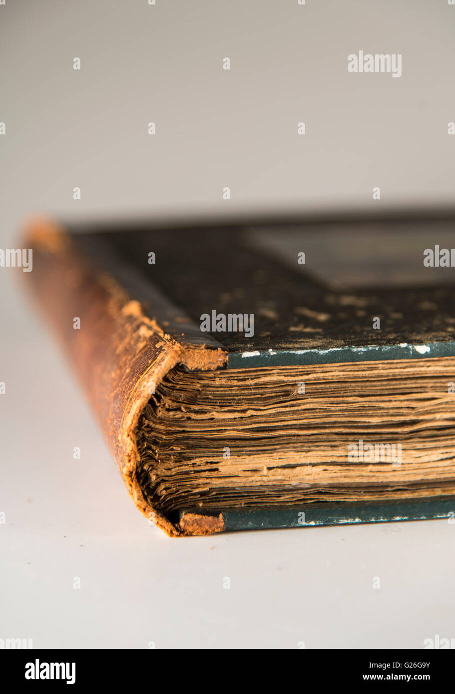Old book page with text hi-res stock photography and images - Alamy