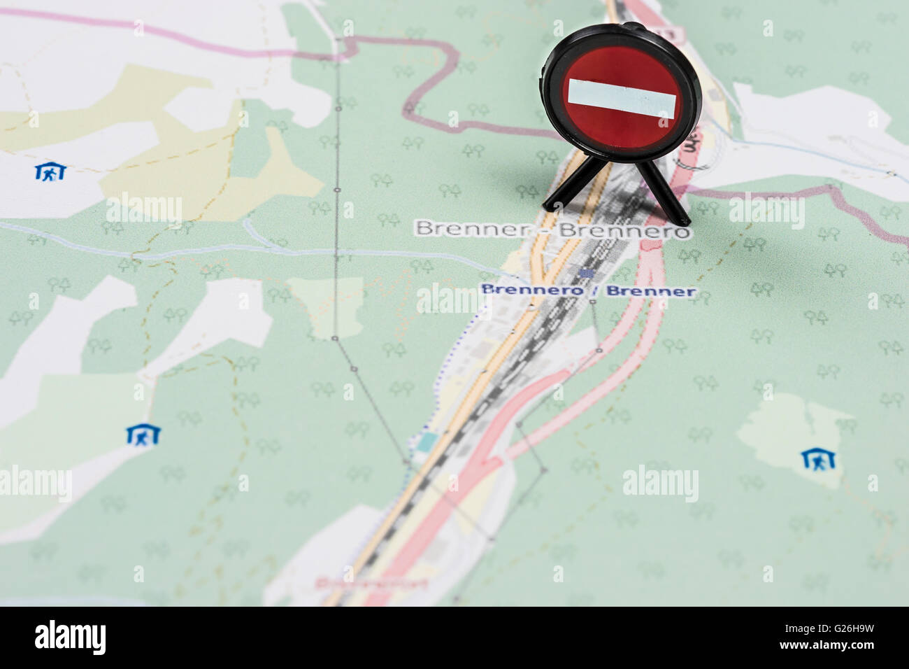 Italian no entry sign hi-res stock photography and images - Alamy