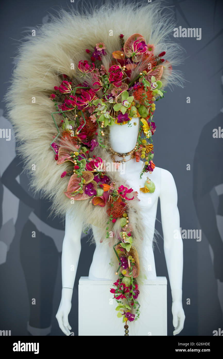 Chelsea flower show pavilion 2016 hi-res stock photography and images ...