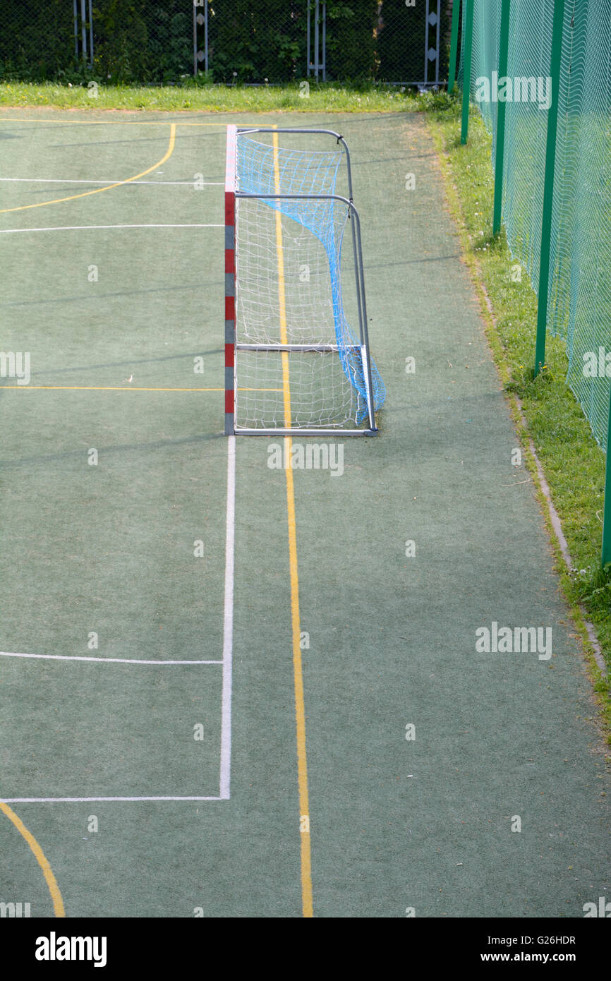 Empty goal football pitch hi-res stock photography and images - Alamy