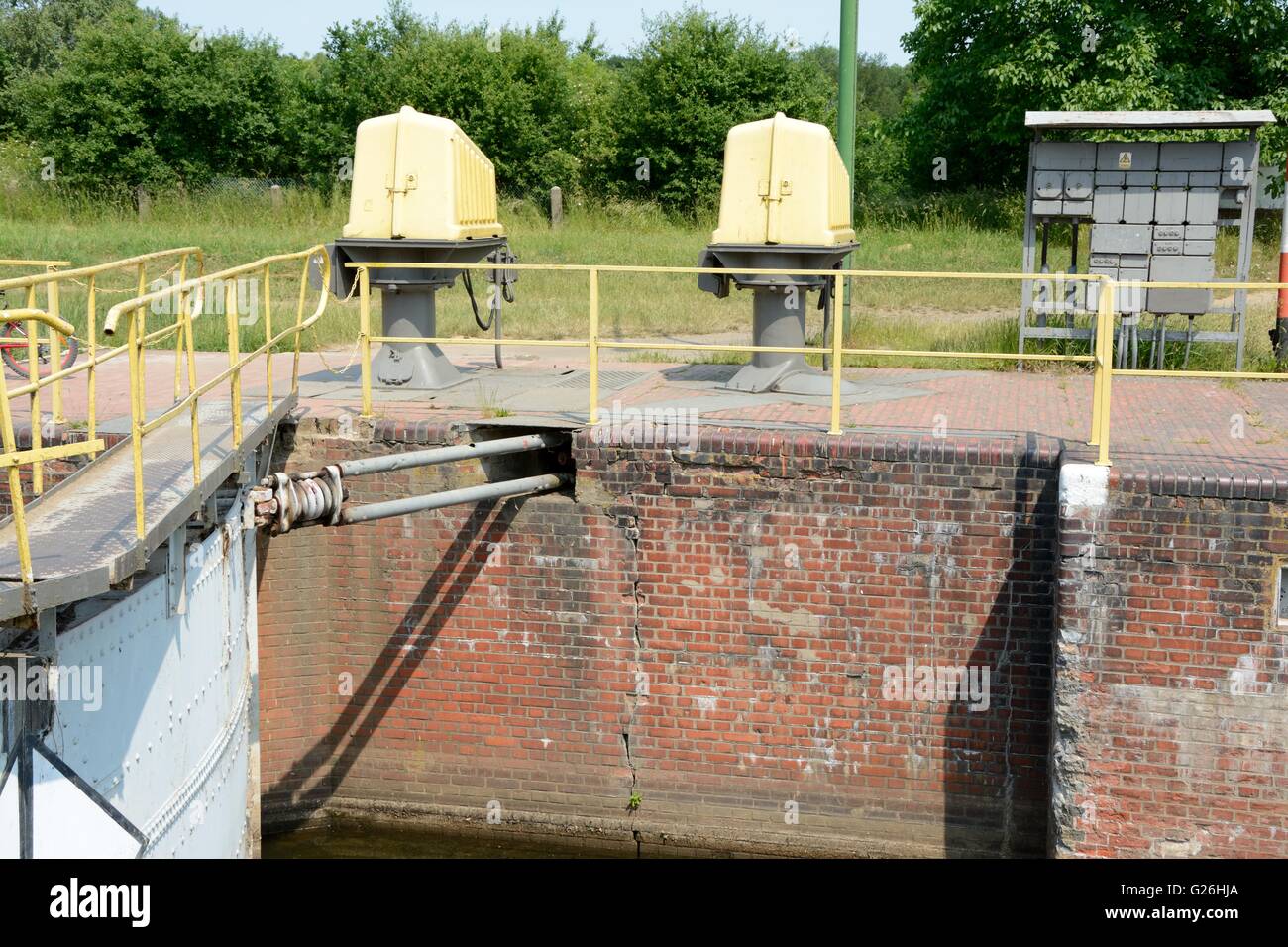 Old sluice gate electric hi-res stock photography and images - Alamy