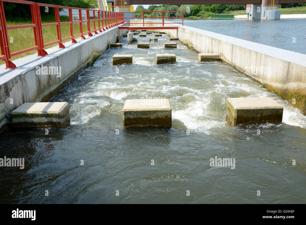 Overflow weir dam hi-res stock photography and images - Alamy