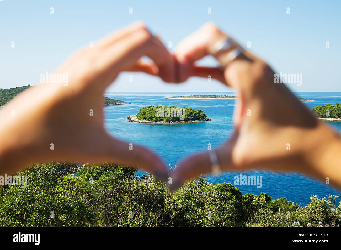 Island shape hi-res stock photography and images - Alamy