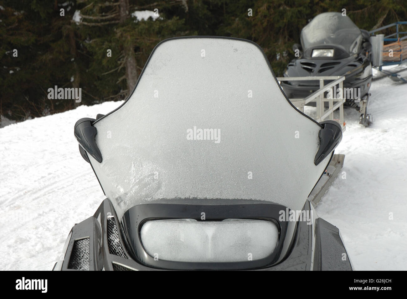 Frosty windshield hi-res stock photography and images - Alamy