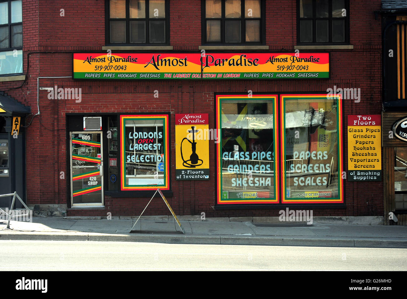 Drugs paraphernalia hi-res stock photography and images - Alamy