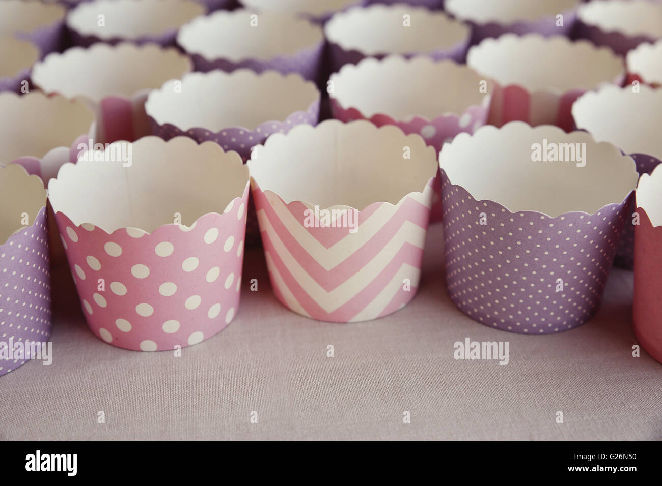 Empty mix paper cupcake cases,selective focus, vintage tone Stock Photo ...