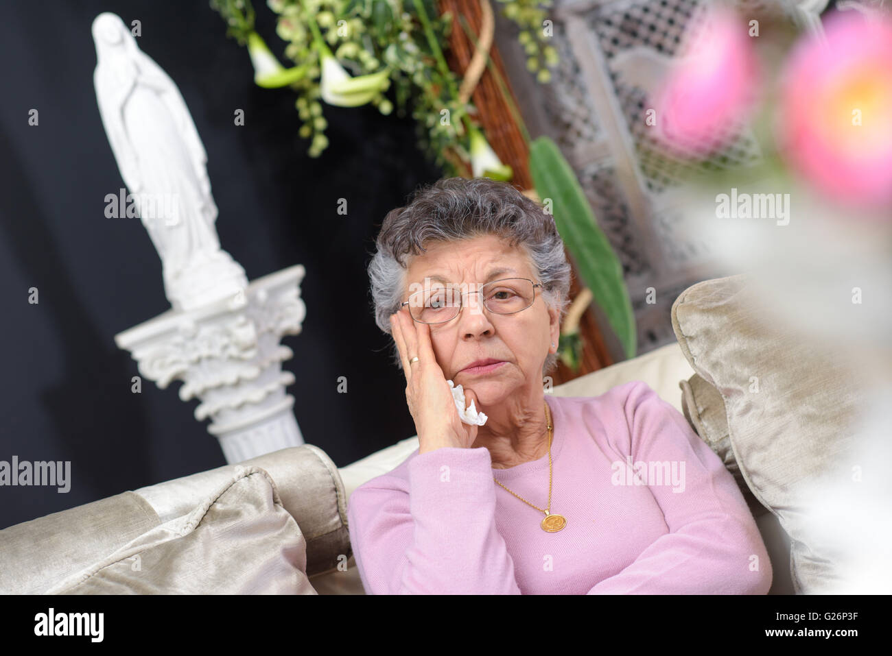 Remembering someone hi-res stock photography and images - Alamy