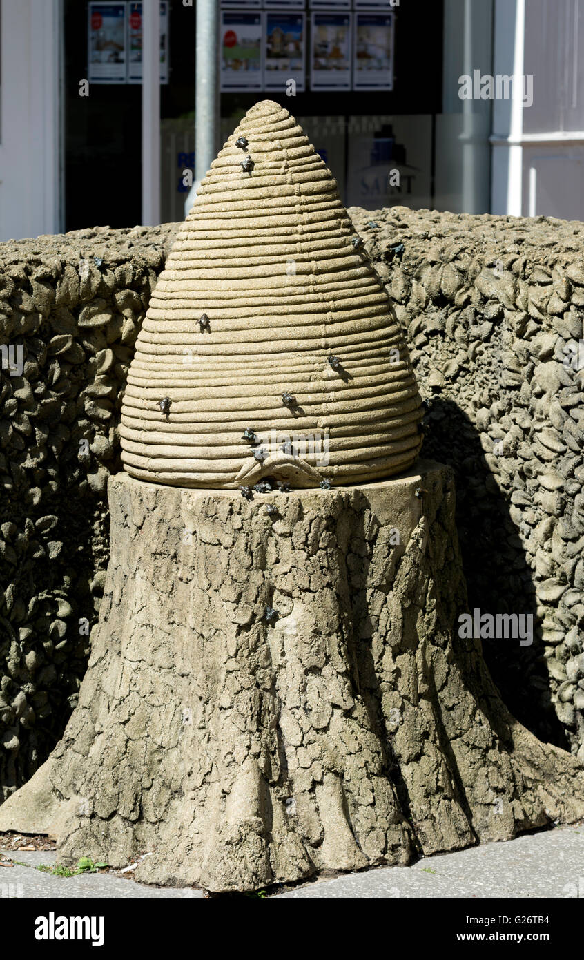 The Beekeeper of Beeston sculpture detail, Beeston, Nottinghamshire ...
