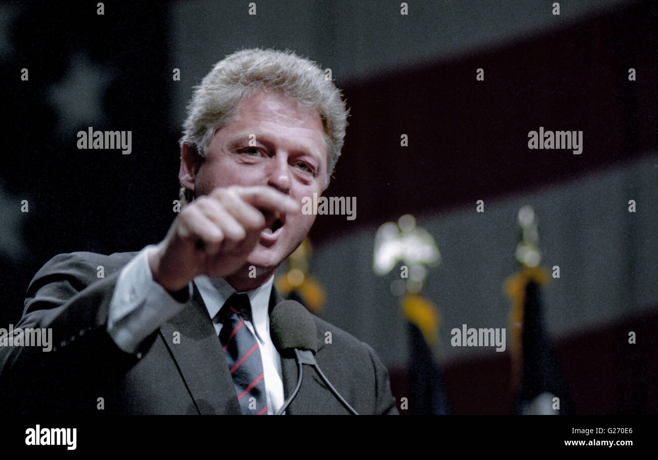Governor William Clinton delivers his campaign stump speech for the ...