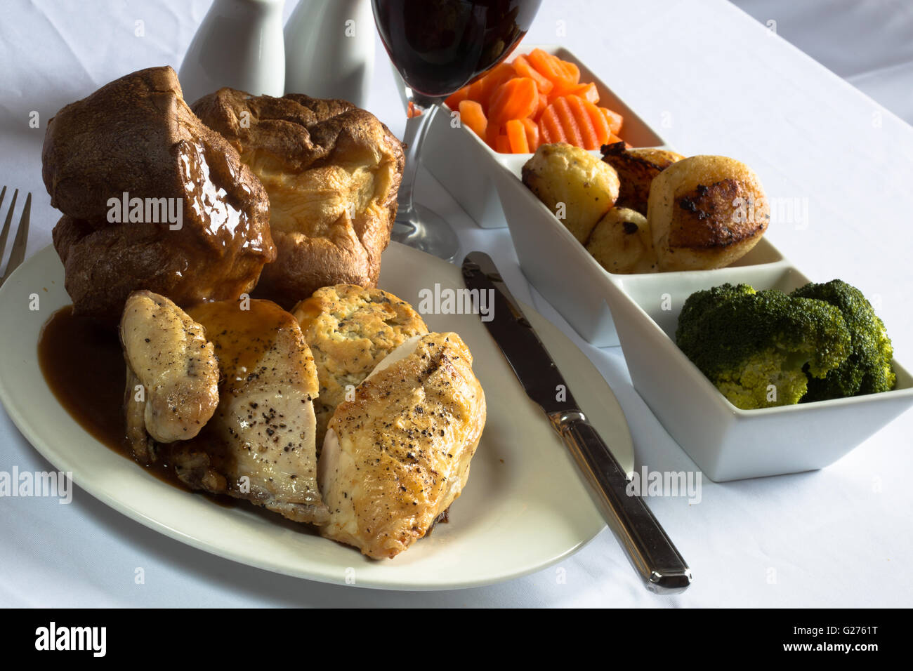 Sunday Roast Pub High Resolution Stock Photography and Images - Alamy