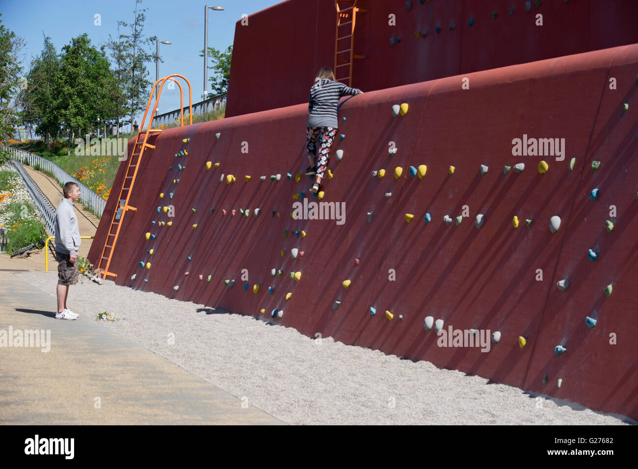Climbing wall at the queen elizabeth olympic park hi-res stock ...