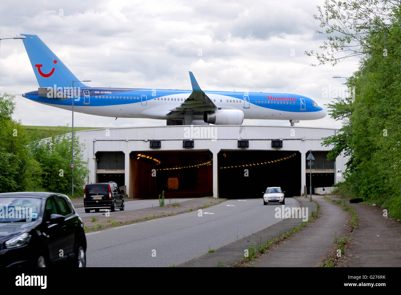 Manchester airport a538 road tunnel hi-res stock photography and images ...