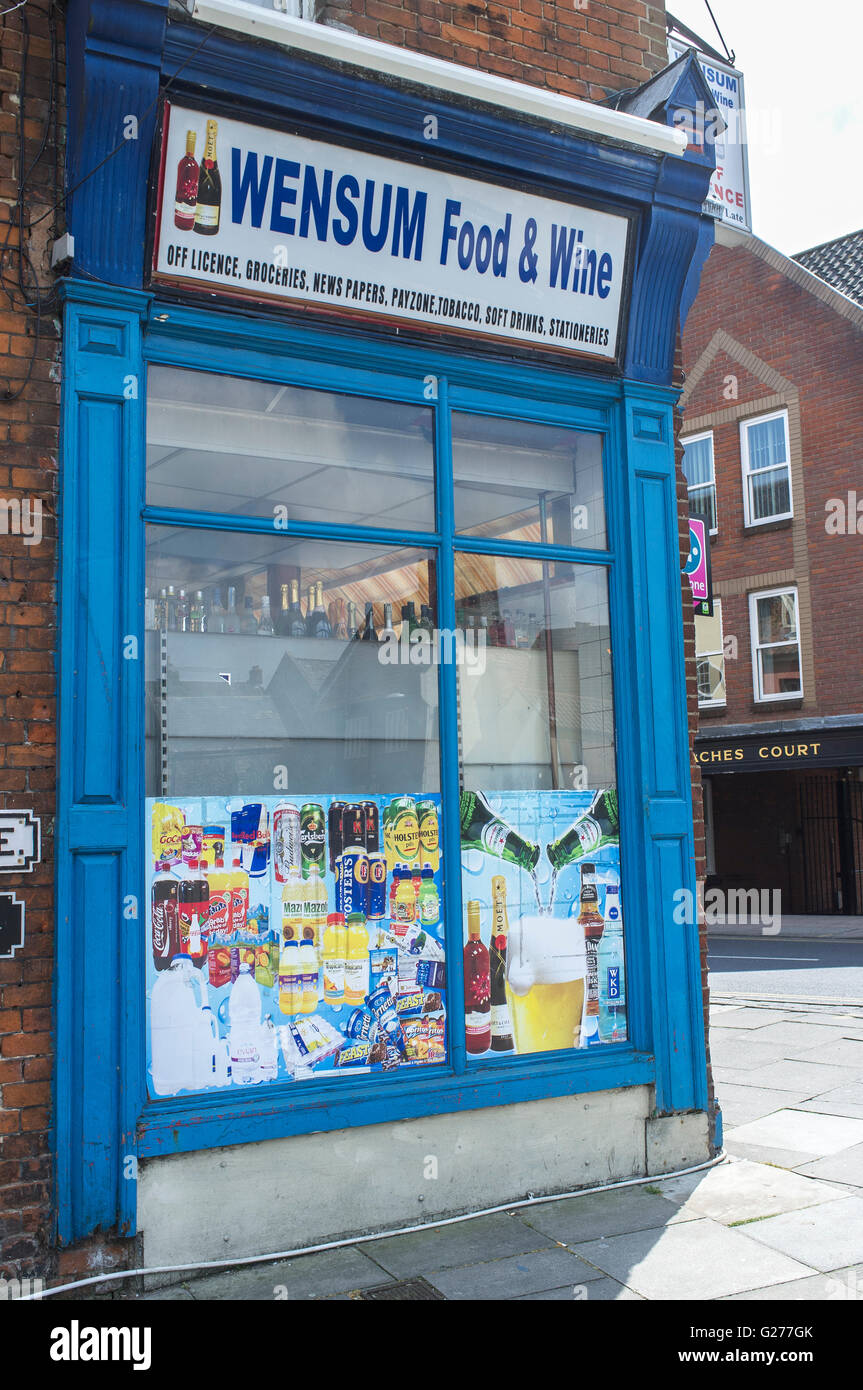 Small Independant Corner Shop Stock Photo - Alamy