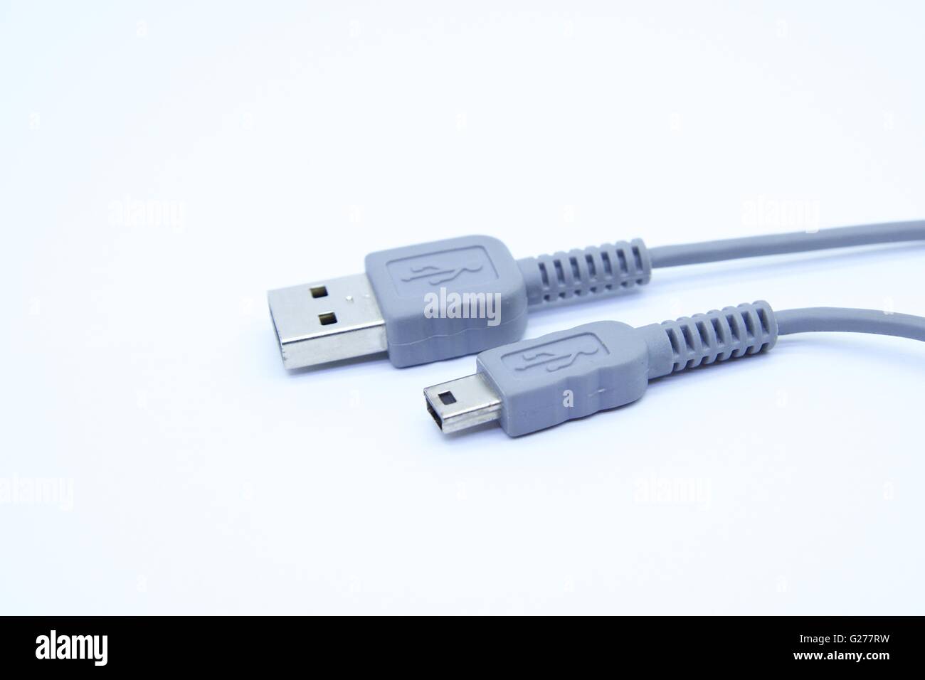 Data cable hi-res stock photography and images - Alamy