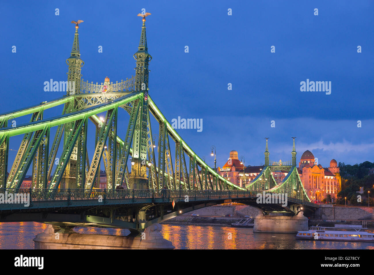 The Liberty Bridge (Szabadsag Hid) linking the Belvaros and Gellert ...
