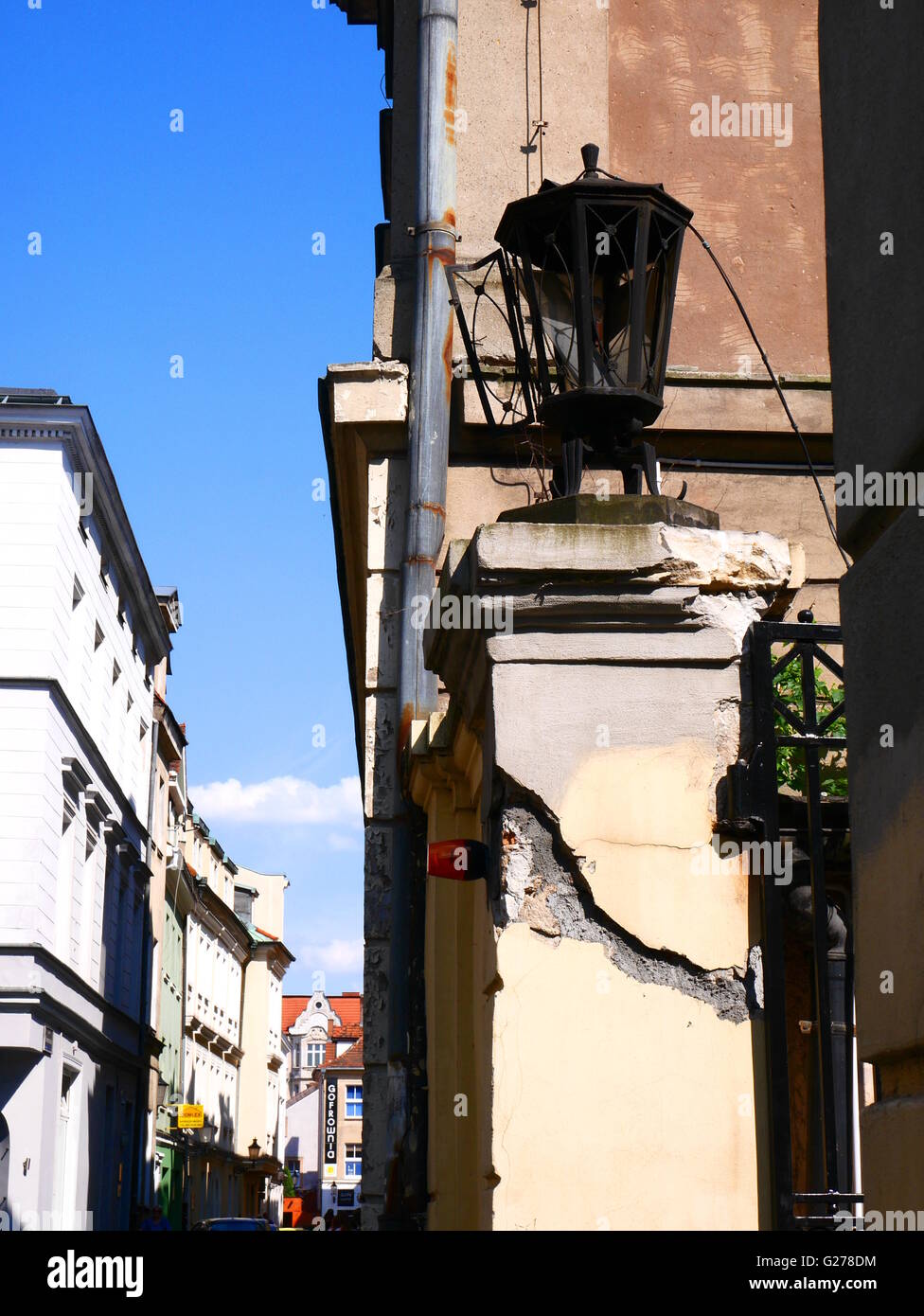 Broken lamp hi-res stock photography and images - Alamy