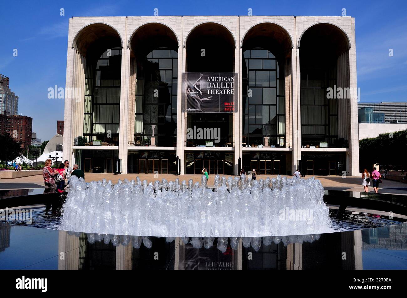 New York City: The Metropolitan Opera House at Lincoln Center for the ...