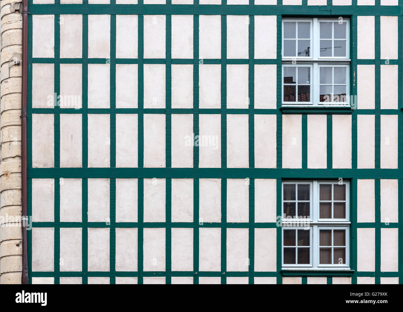 Wooden beams hi-res stock photography and images - Alamy