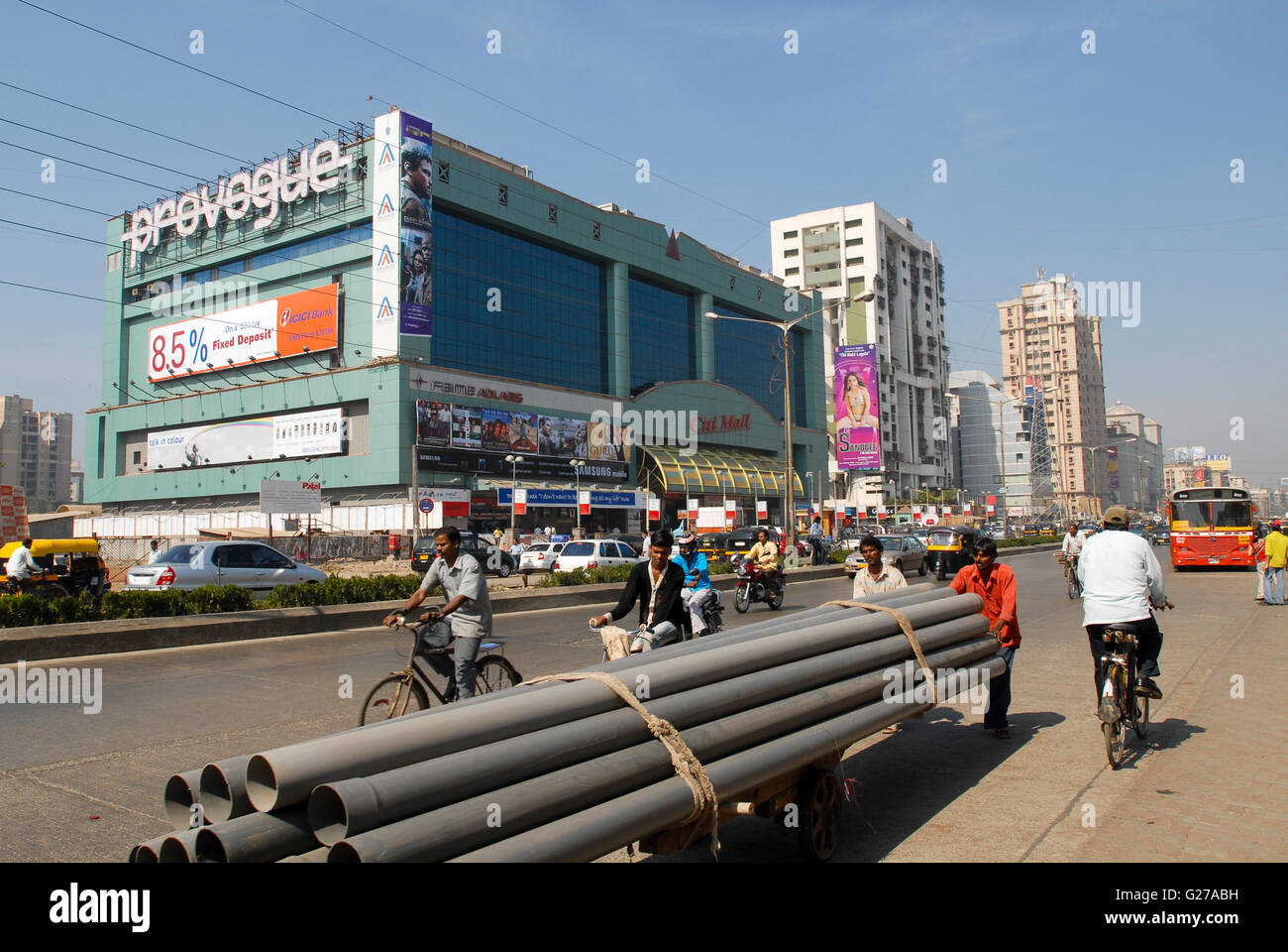 INDIA Mumbai , shopping mall CITY MALL in surburban Andheri East ...