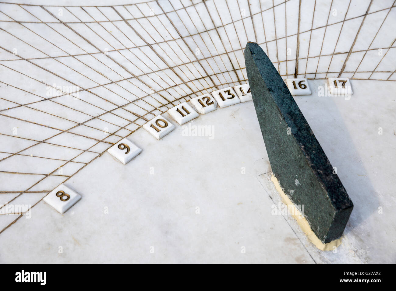 Medieval sun dial hi-res stock photography and images - Alamy