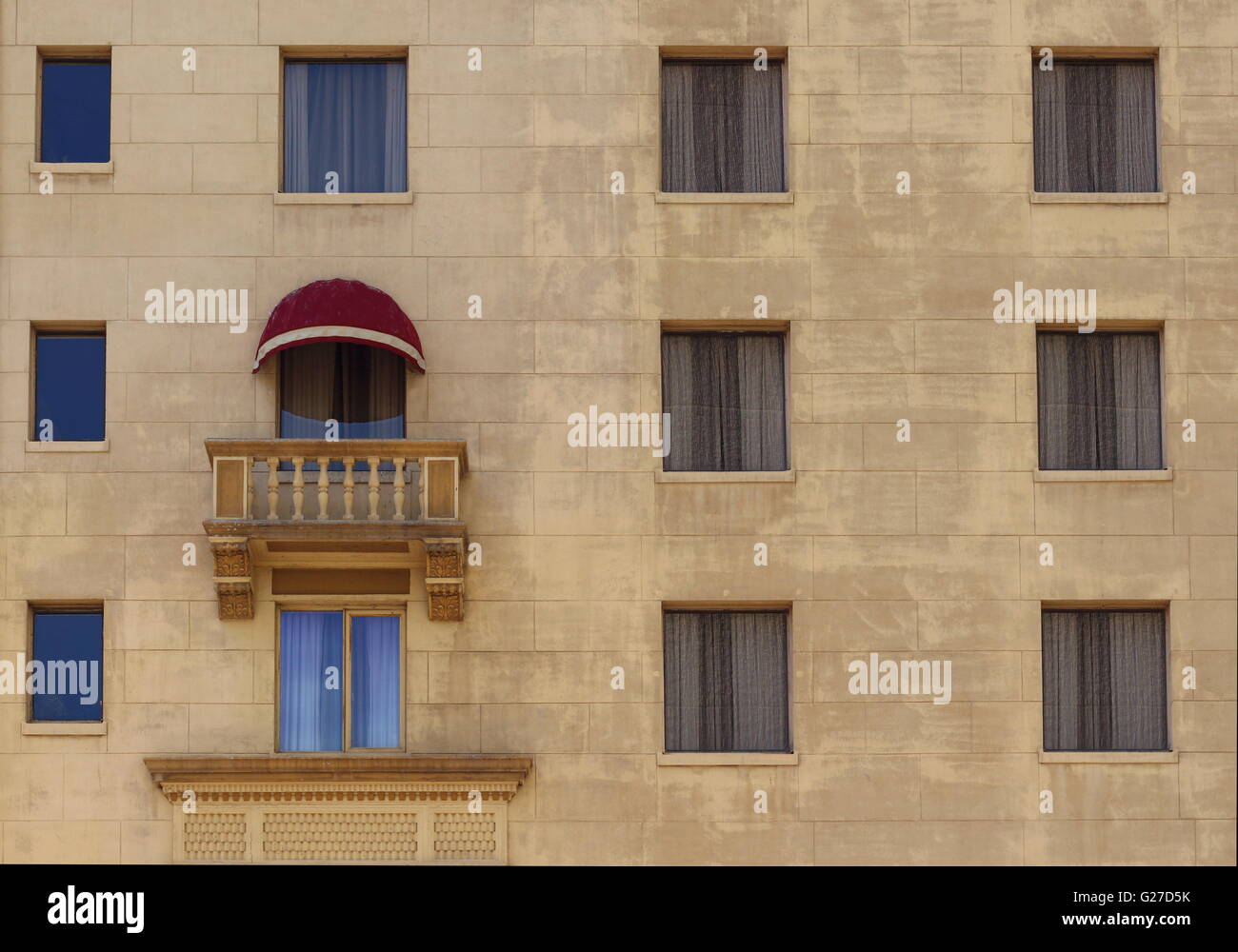 Stylish Urban Windows - Stylish Urban arched Windows on aged building ...