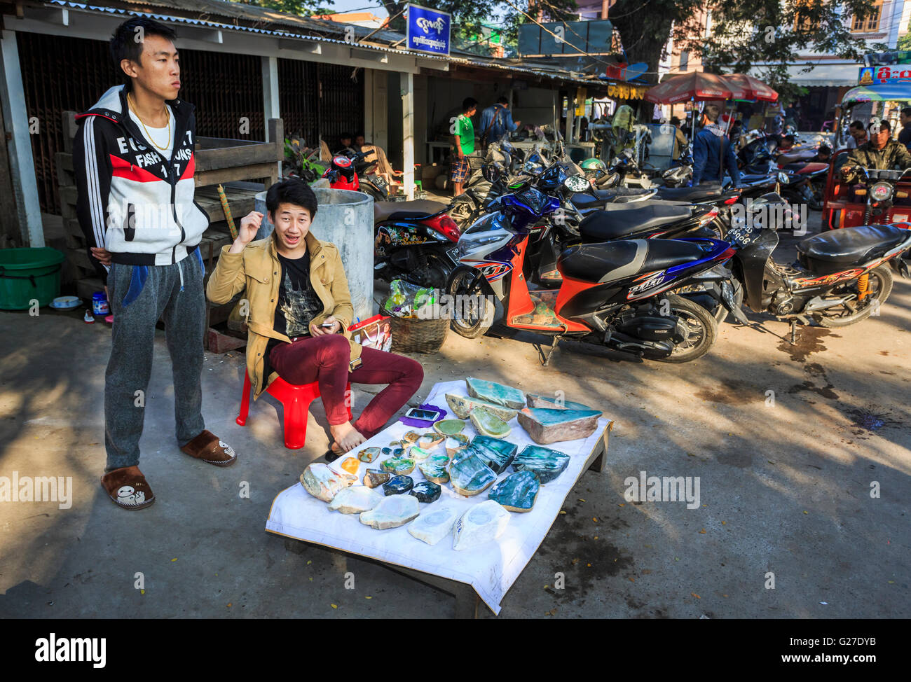 Roadside table hi-res stock photography and images - Alamy