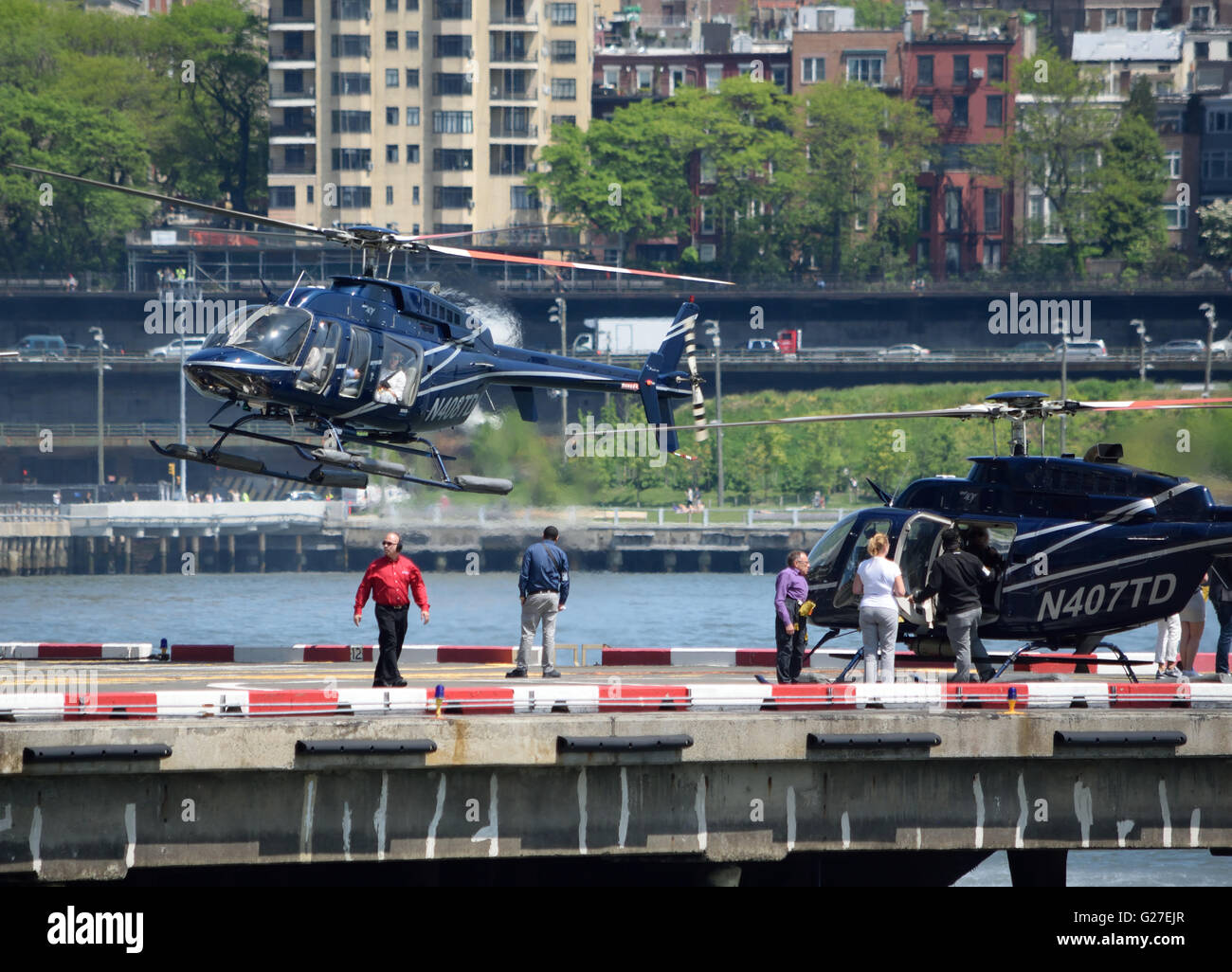 Loading passengers hi-res stock photography and images - Alamy