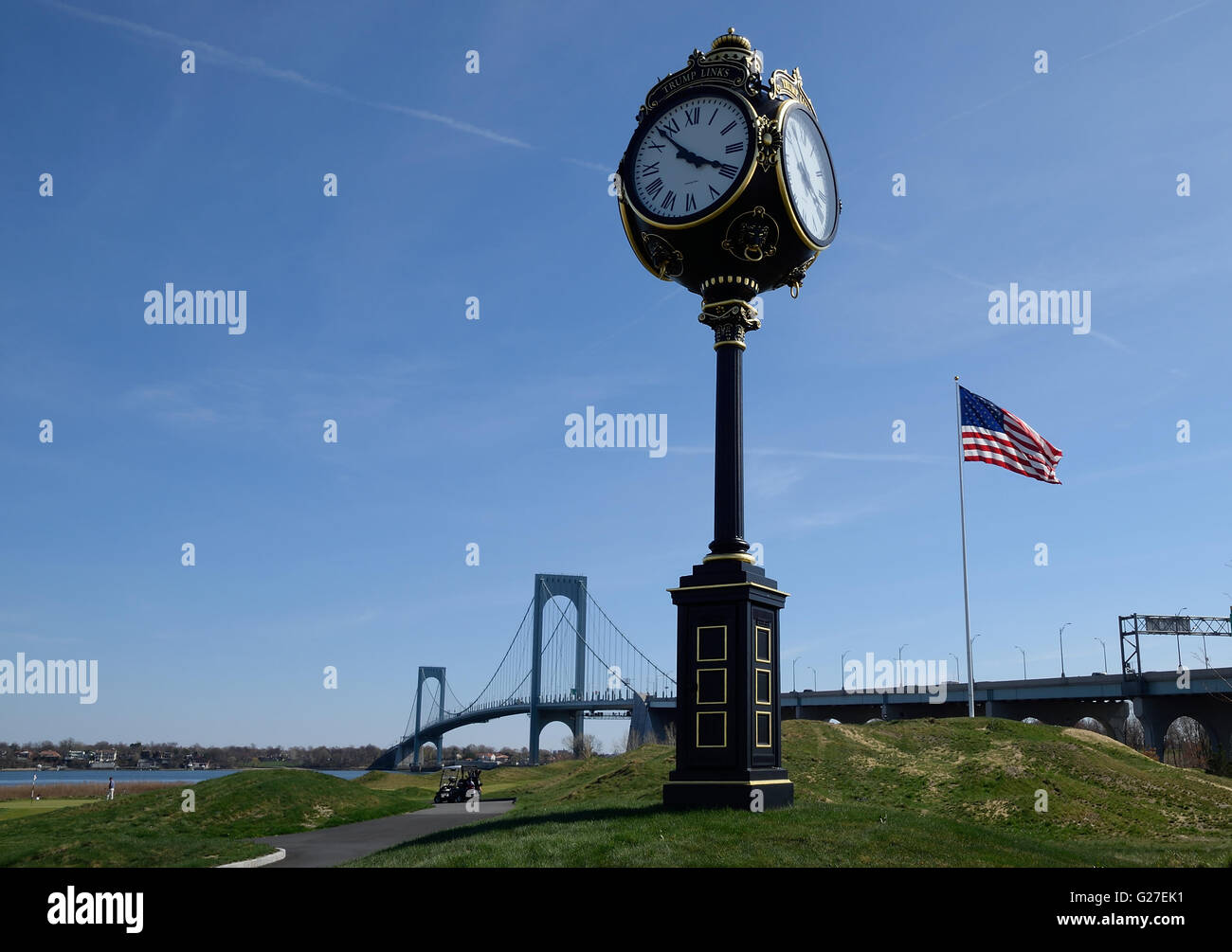 Trump Golf Links at Ferry Point with American Flag and Whitestone ...