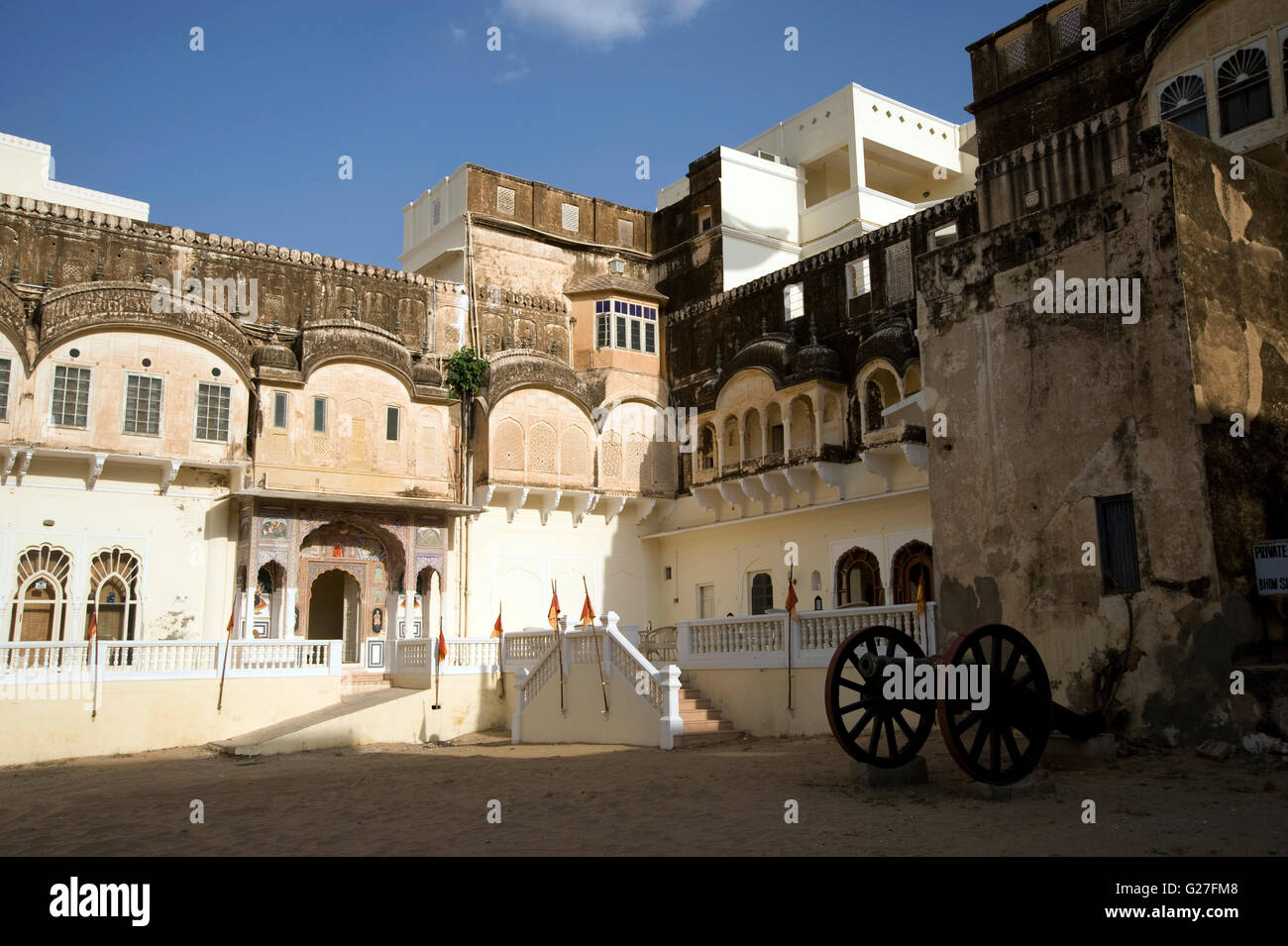 Mandawa fort hi-res stock photography and images - Alamy