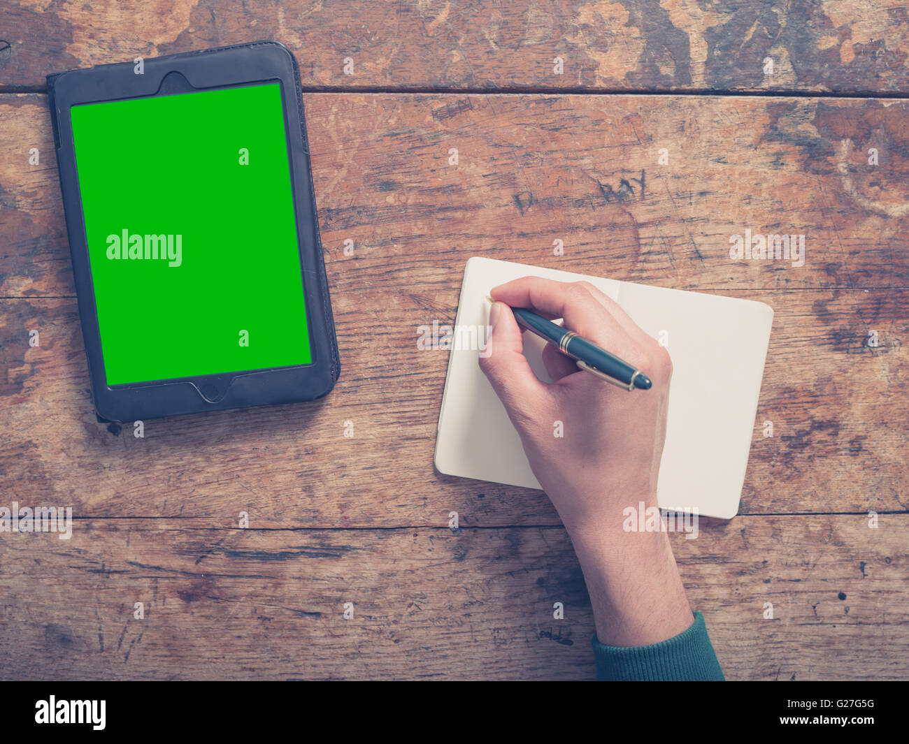 Writing story computer hi-res stock photography and images - Alamy