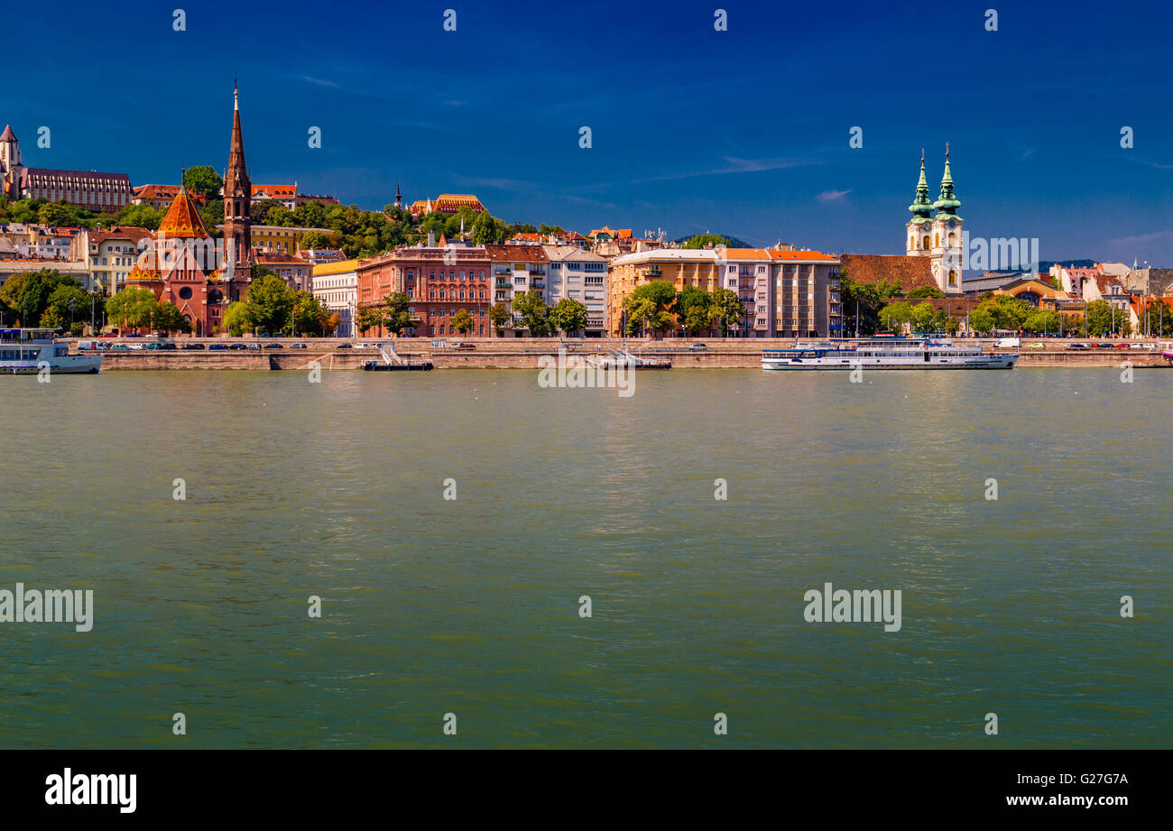 Modern and ancient buildings on the Danube River in Budapest Stock ...