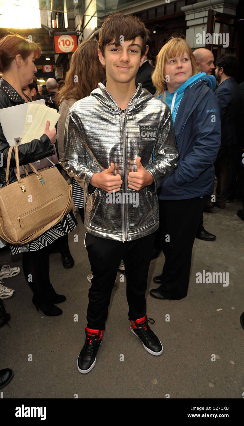 Final performance of 'Billy Elliot' at the Victoria Palace theatre ...