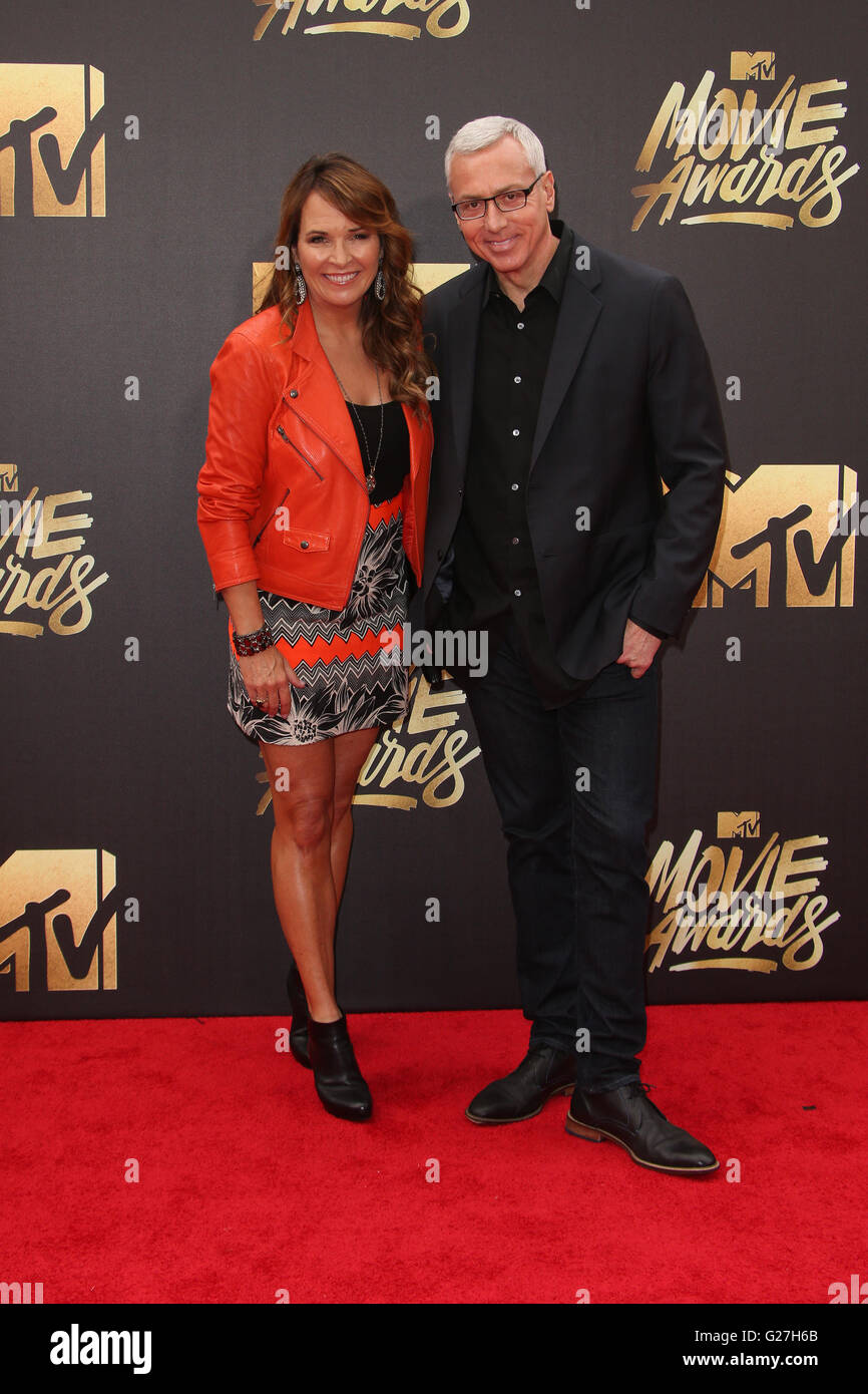 Susan pinsky and dr drew pinsky hi-res stock photography and images - Alamy