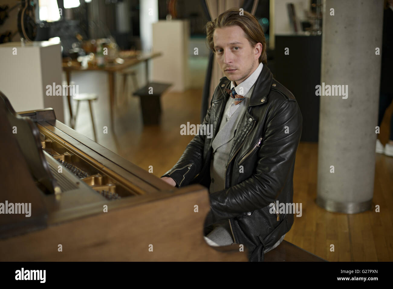 Tim Morten Uhlenbrock playing a Baldwin piano at Indulge House at ...