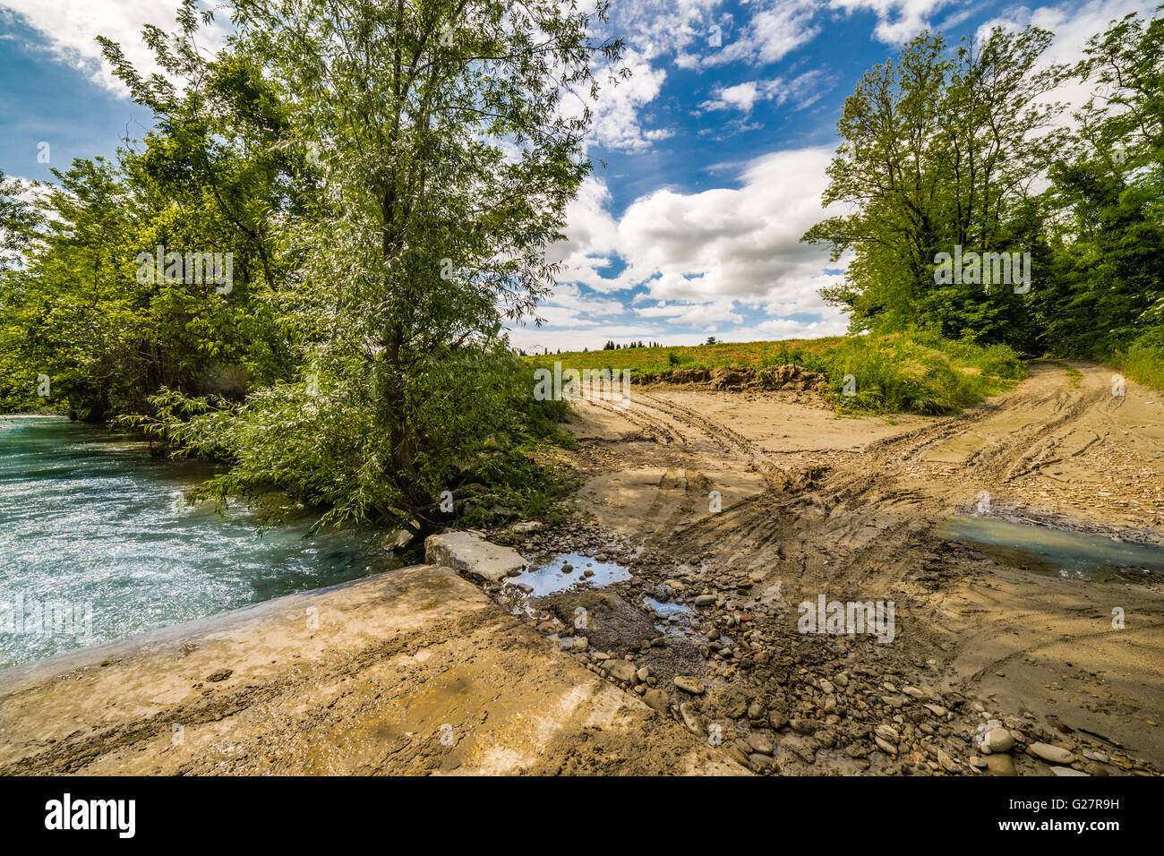 Country road mud ruts hi-res stock photography and images - Alamy