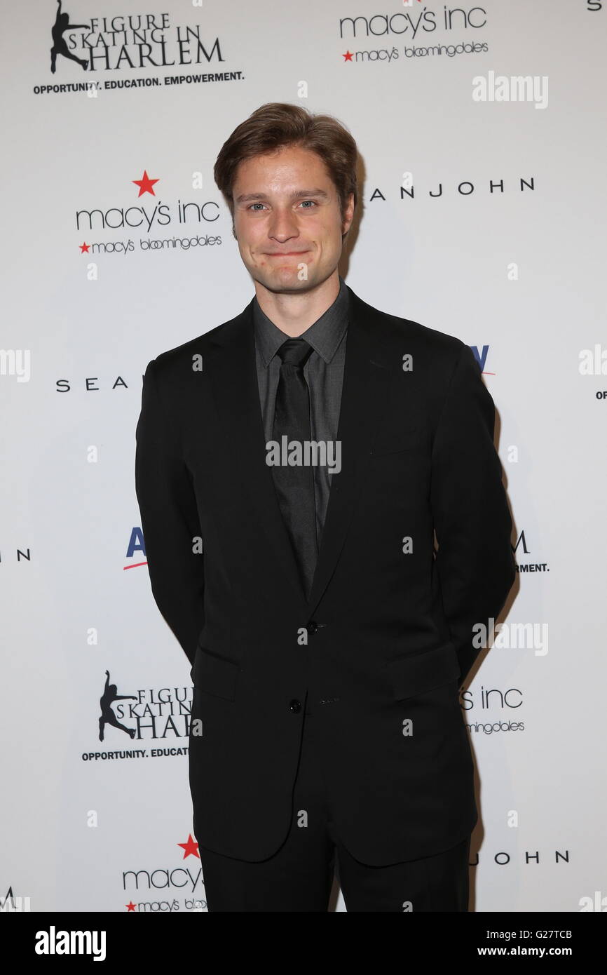 Figure Skating in Harlem Honors Cicely Tyson and Meryl Davis & Charlie ...