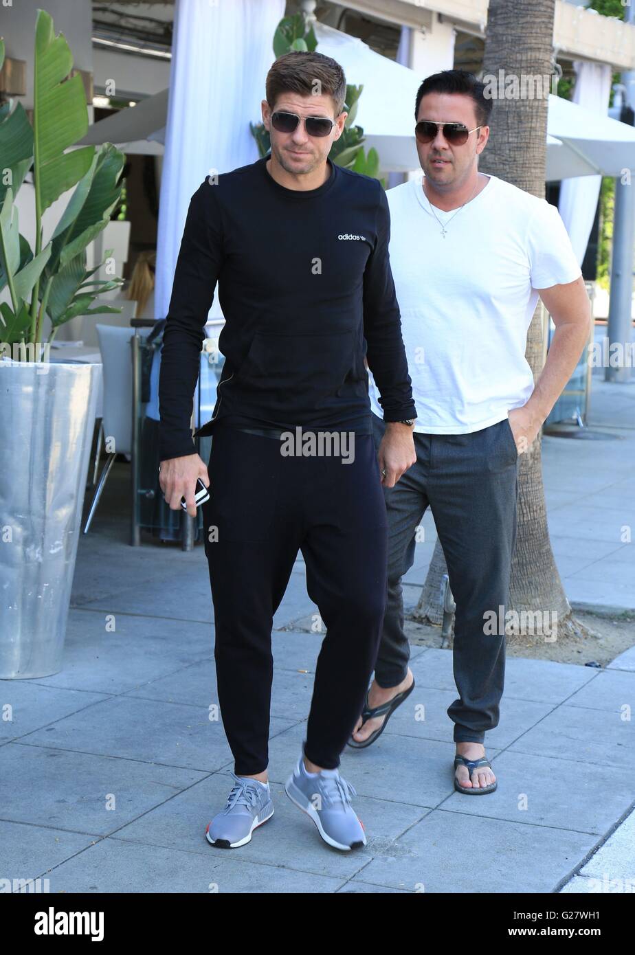 L.A. Galaxy star Steven Gerrard leaving Villa Blanca Restaurant in ...